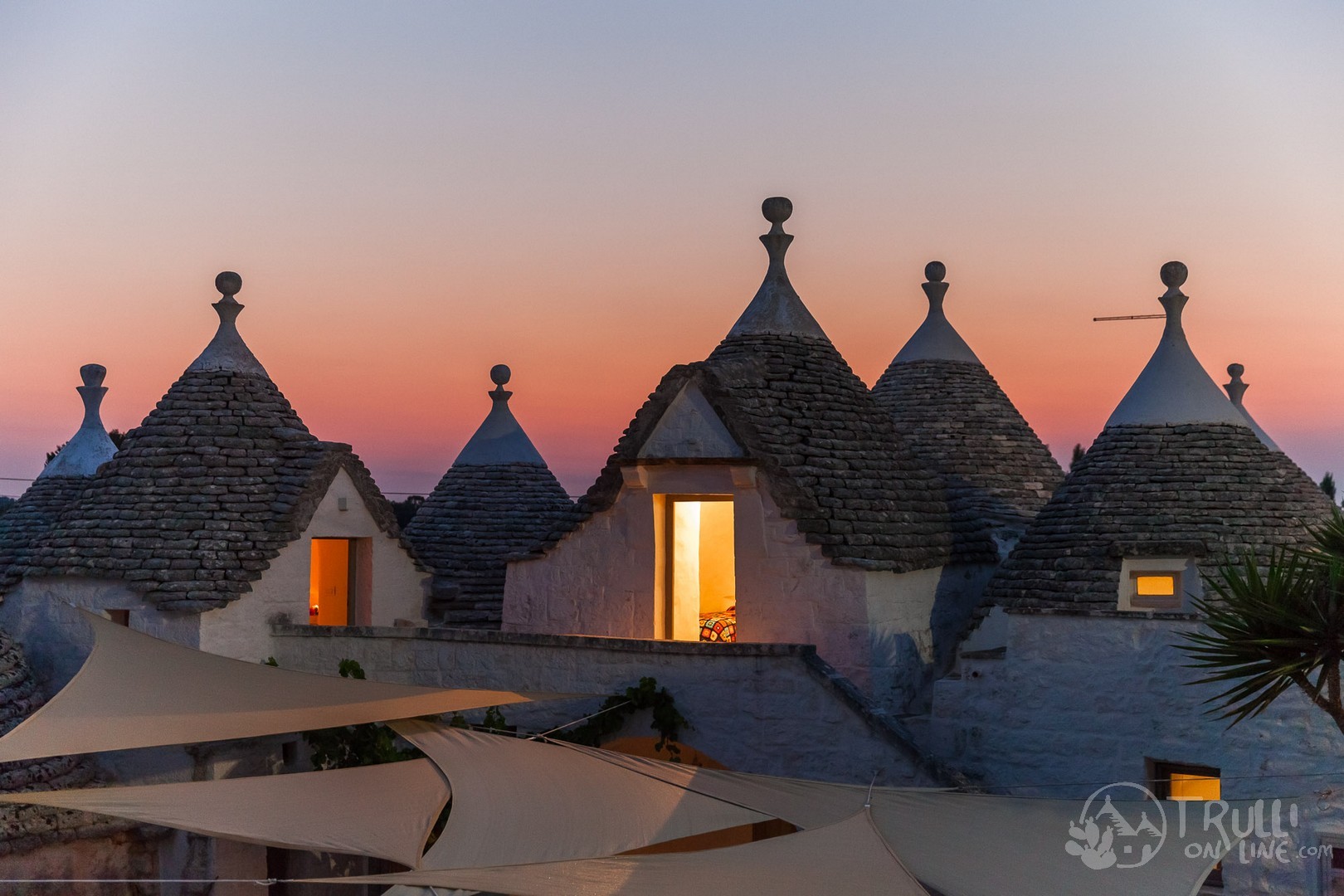 Affitta un trullo, una villa o una masseria per le tue vacanze in Puglia.